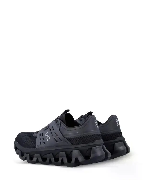 On Cloudswift Amp Sneakers