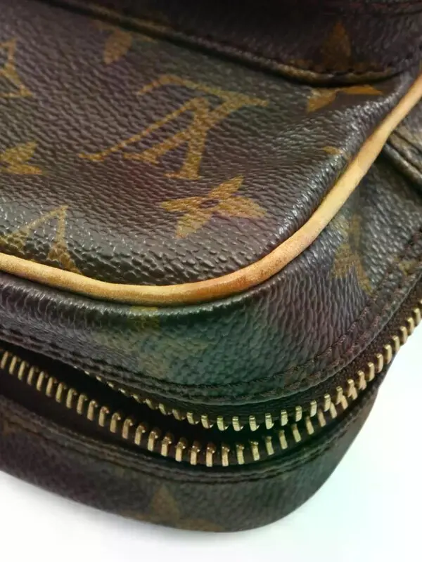 LOUIS VUITTON 2002 Monogram Amazone Crossbody Bag