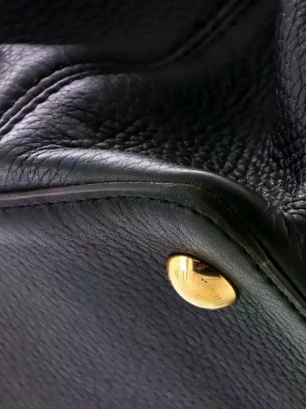 LOUIS VUITTON Capucines Bag Leather Mm Satchel