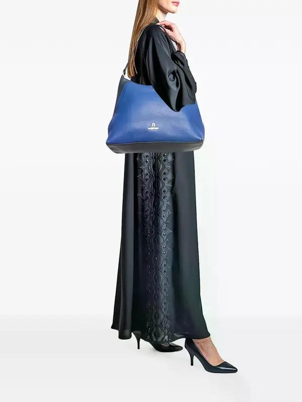 AIGNER Logo-plaque Grained Shoulder Bag