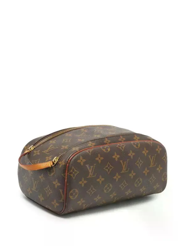 LOUIS VUITTON Dopp Kit Monogram Wash Bag