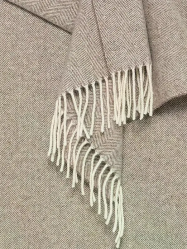 FILERIA Herringbone-pattern Fringed Scarf