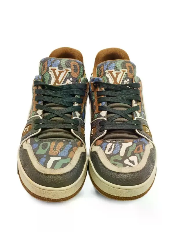 LOUIS VUITTON Logo-print Sneakers