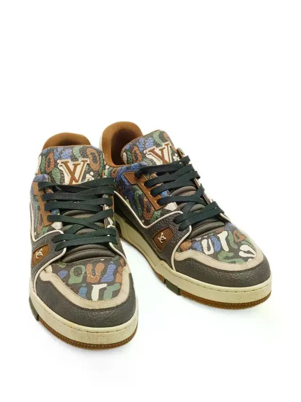 LOUIS VUITTON Logo-print Sneakers