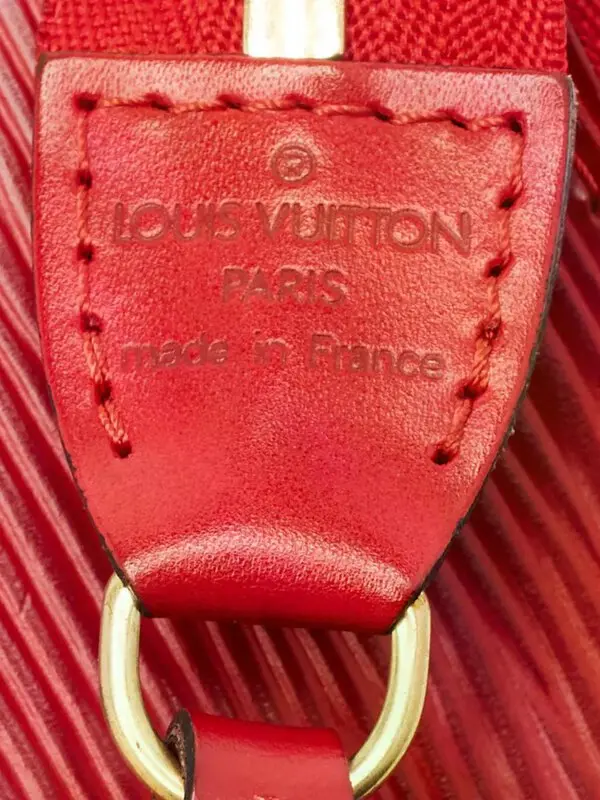 LOUIS VUITTON 1998 Epi Pochette Accessoires Shoulder Bag