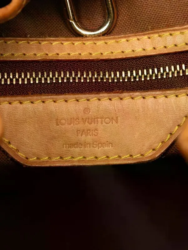 LOUIS VUITTON 2005 Monogram Batignolles Vertical Tote Bag