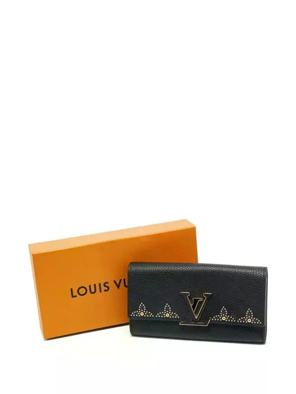 LOUIS VUITTON 2018 Capucines Studded Wallet