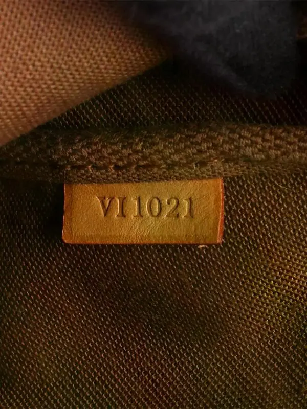LOUIS VUITTON 2001 Monogram Pochette Accessoires Shoulder Bag