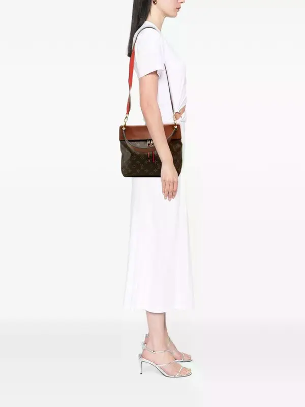 LOUIS VUITTON 2017 Monogram Tuileries Besace Satchel