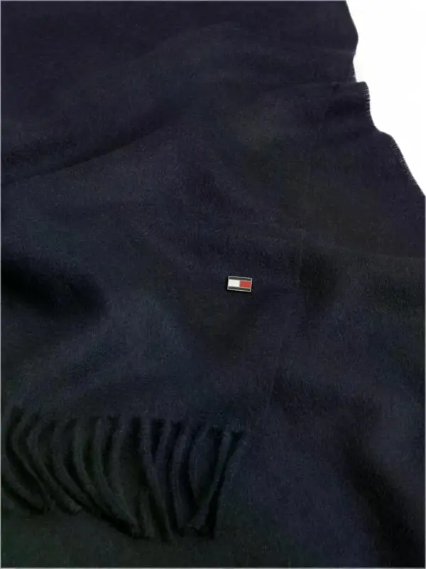 Tommy Hilfiger Fringed Logo-plaque Scarf