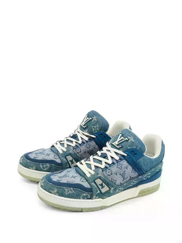 LOUIS VUITTON Monogram Low-top Sneakers