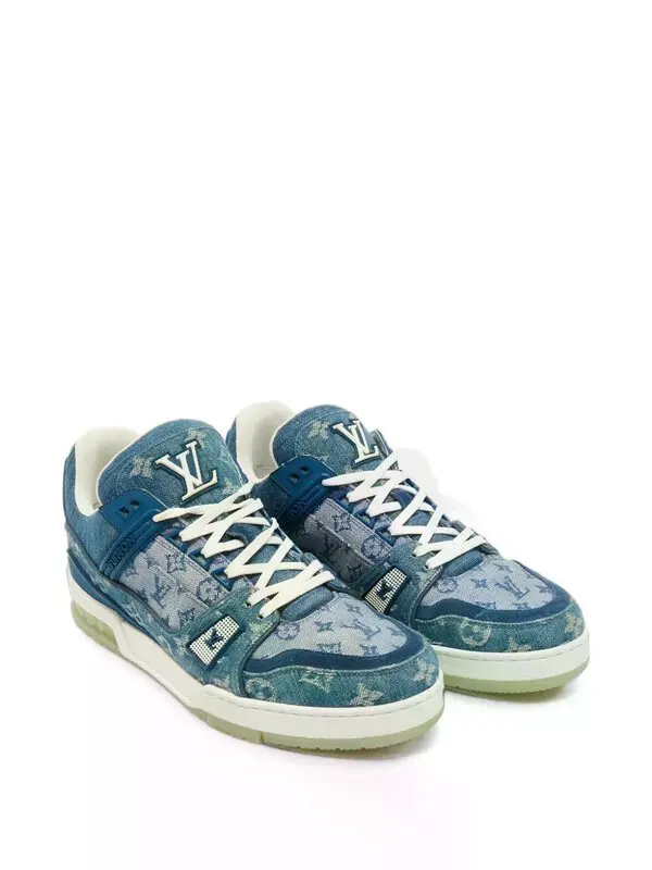 LOUIS VUITTON Monogram Low-top Sneakers