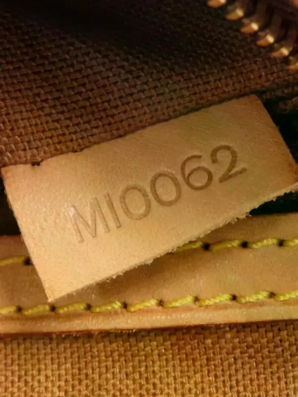 LOUIS VUITTON 2002 Monogram Mini Looping Shoulder Bag