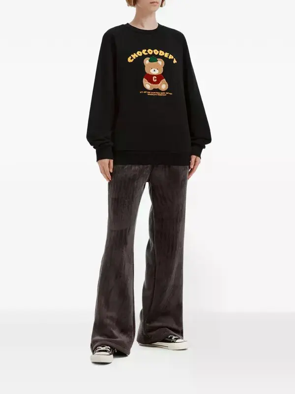CHOCOOLATE Bear Patch Long Sleeve Sweatshirt - Black