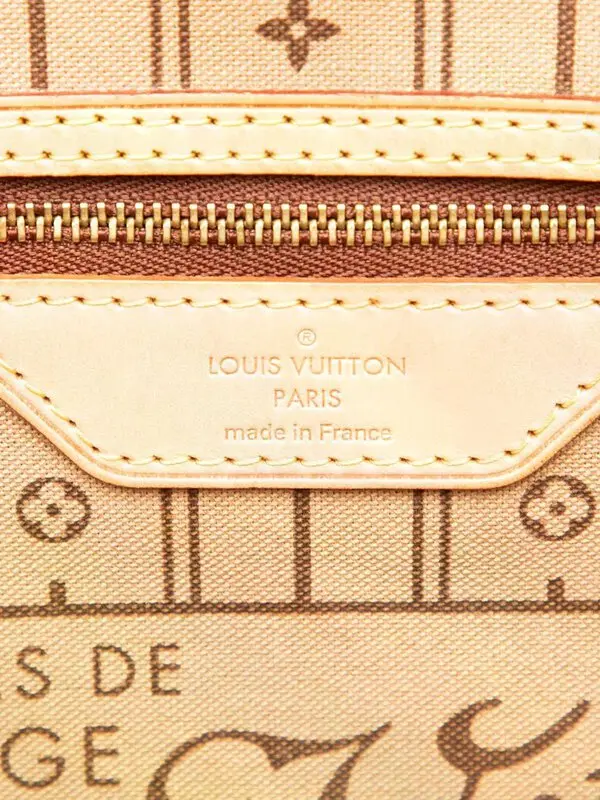 LOUIS VUITTON 2009 Monogram Neverfull Gm Tote Bag