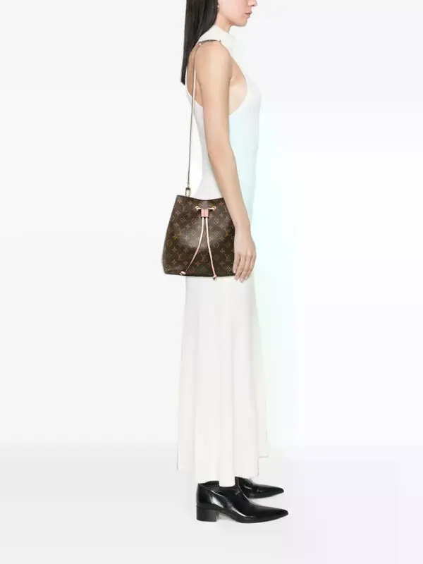 LOUIS VUITTON 2018 Monogram Neonoe Mm Bucket Bag