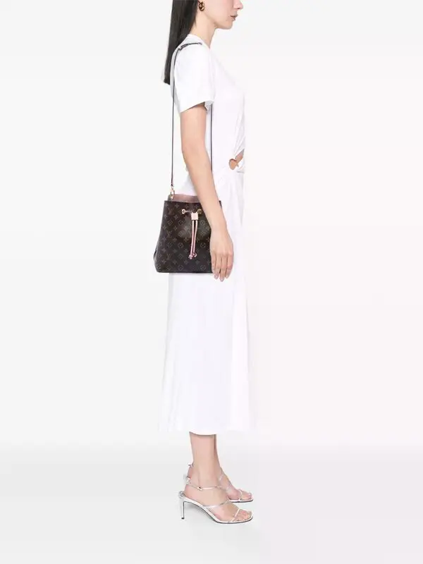 LOUIS VUITTON 2018 Monogram Neonoe Mm Bucket Bag