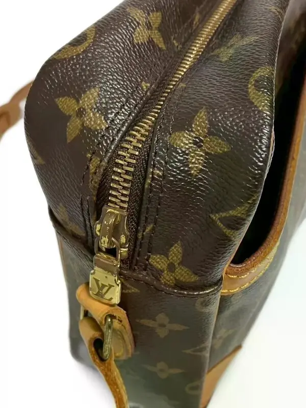 LOUIS VUITTON 2004 Monogram Shoulder Bag