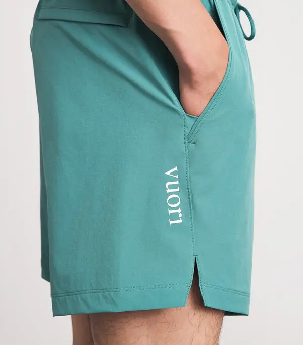 Vuori 7-inch Unlined Crosscourt Shorts