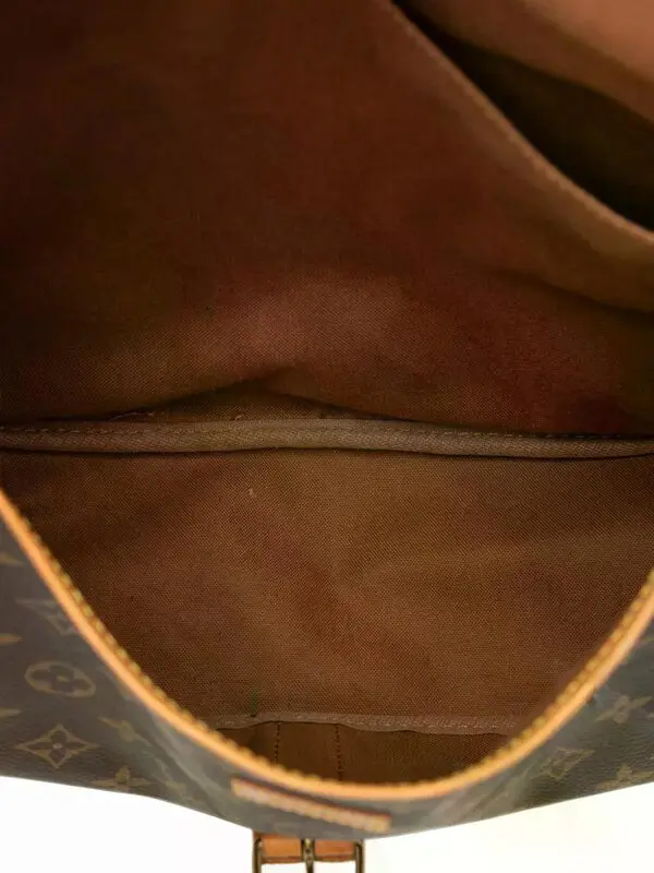 LOUIS VUITTON 1990 Monogram Saumur 35 Crossbody Bag