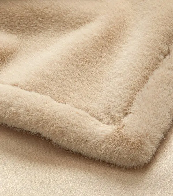 YVES DELORME Frisson Neige Throw