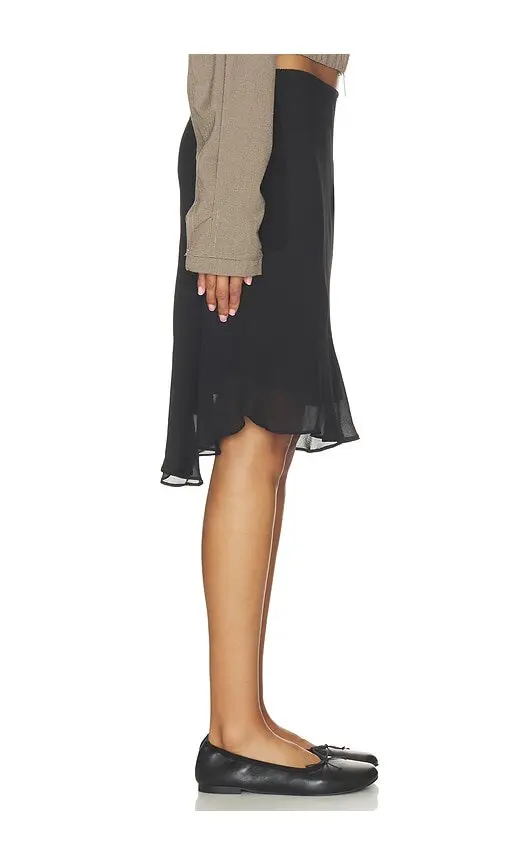 With Jéan Penny Skirt In . Also