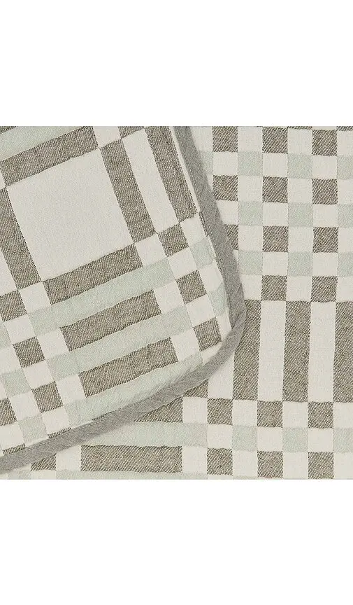 HAWKINS NEW YORK Queen Simple Plaid Blanket