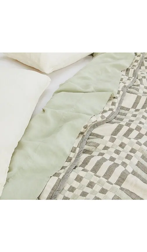 HAWKINS NEW YORK Queen Simple Plaid Blanket