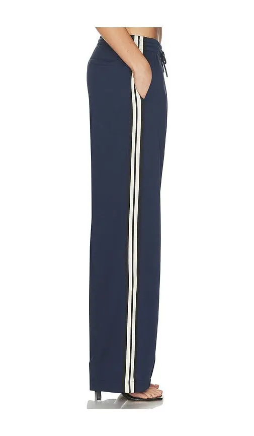 Good American The Track Pant In . Also