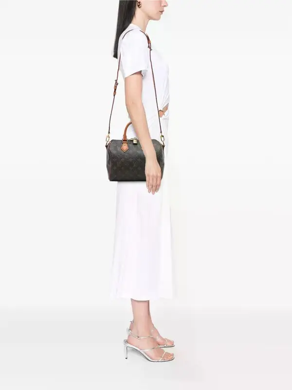 LOUIS VUITTON 2018 Monogram Speedy Bandouliere 25 Satchel - Brown