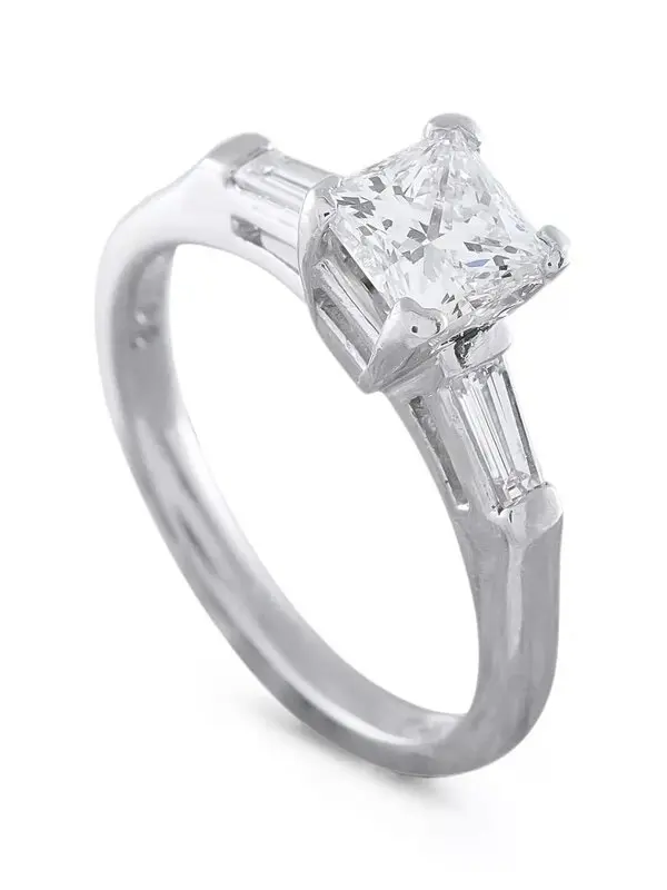 LB EXCLUSIVE Embellished Diamond Ring