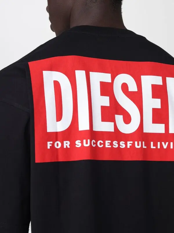 DIESEL® Dropped Shoulder Cotton T-shirt With A Contrast Logo Print - Black