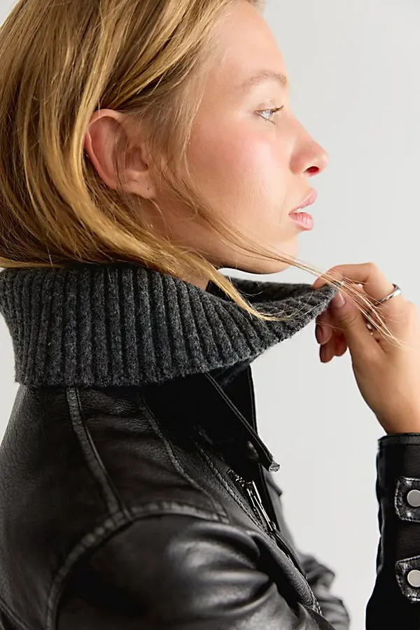 Free People Essential Snood At - Grey