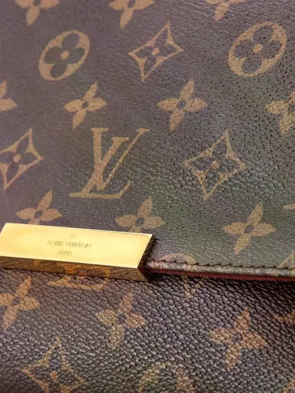 LOUIS VUITTON Monogram Canvas Favorite Handbag Mm