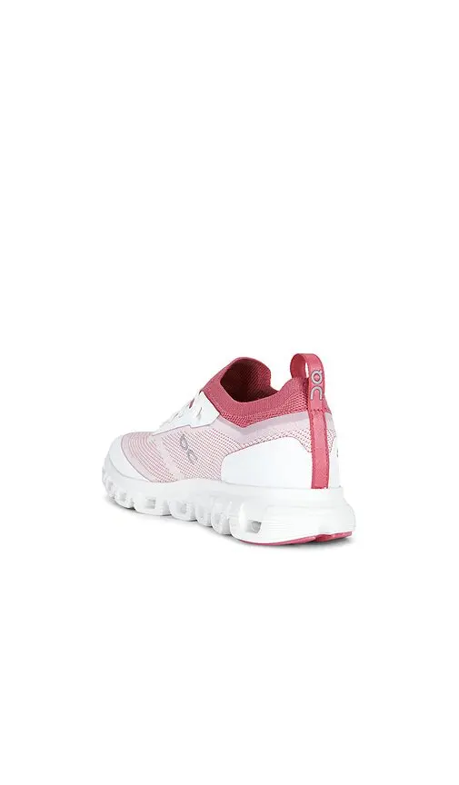 On Versa Sneaker