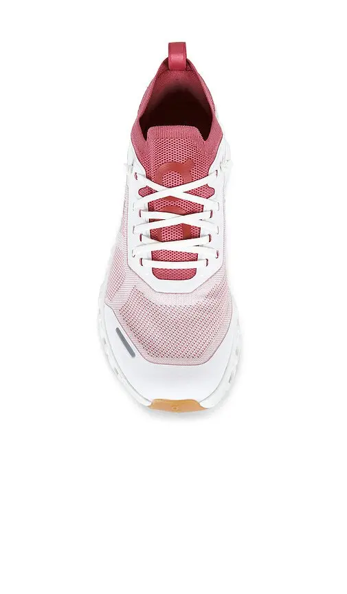 On Versa Sneaker