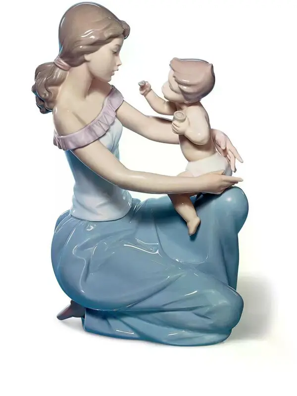 LLADRO La Mamma Porcelain Figurine