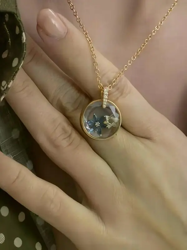 Loquet Bloom Sapphire And Diamond Charm