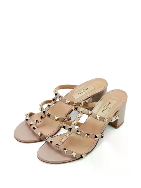 Valentino Garavani Rockstud Block Heel Sandals - Neutrals