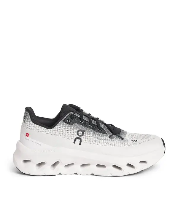 On Cloudtilt Trainers - Black