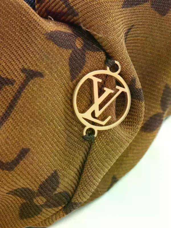 LOUIS VUITTON Monogram Scrunchie