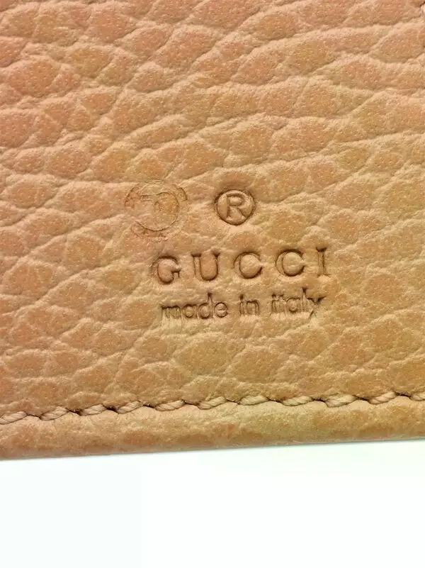 Gucci 2010s Swing Strap Wallet - Neutrals