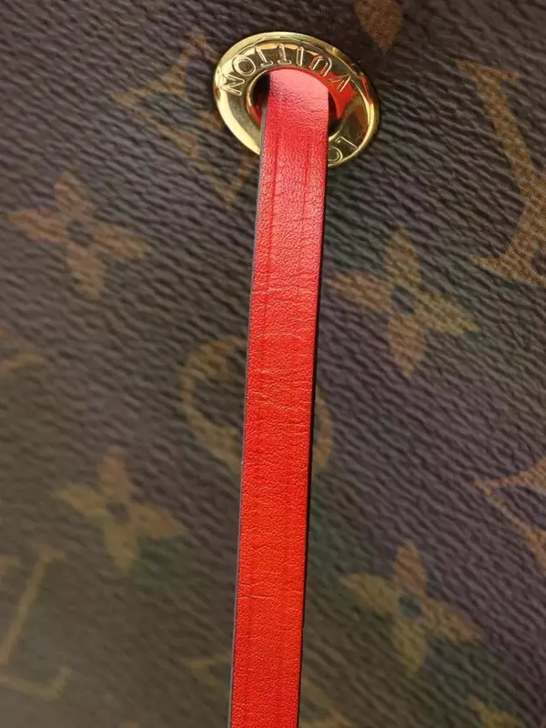 LOUIS VUITTON Monogram Canvas Neoné Shoulder Bag - Brown
