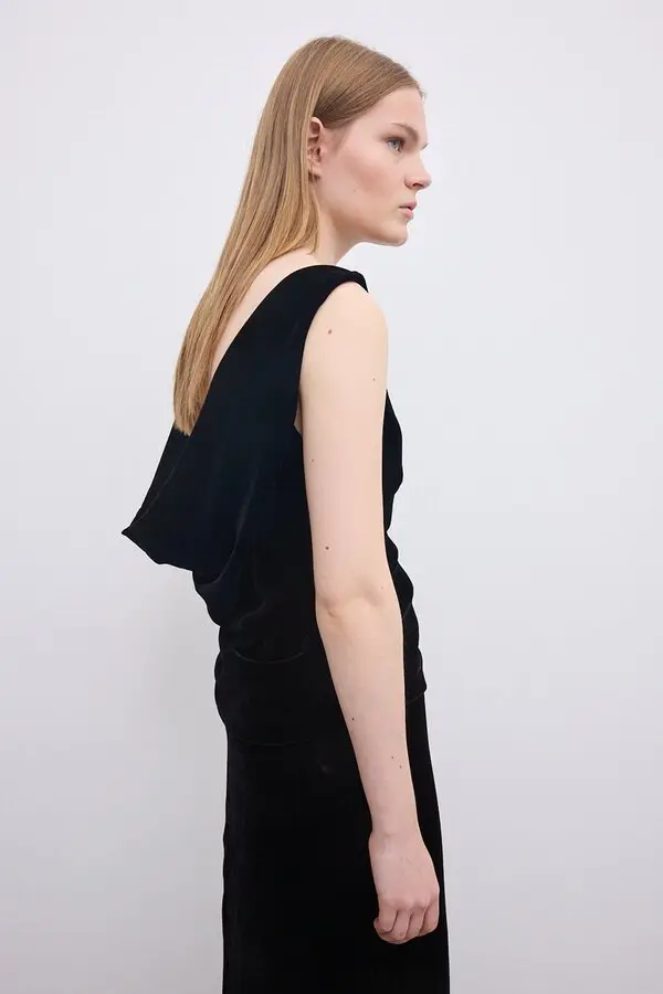 HOUSE OF DAGMAR Waterfall Velvet Top - Black