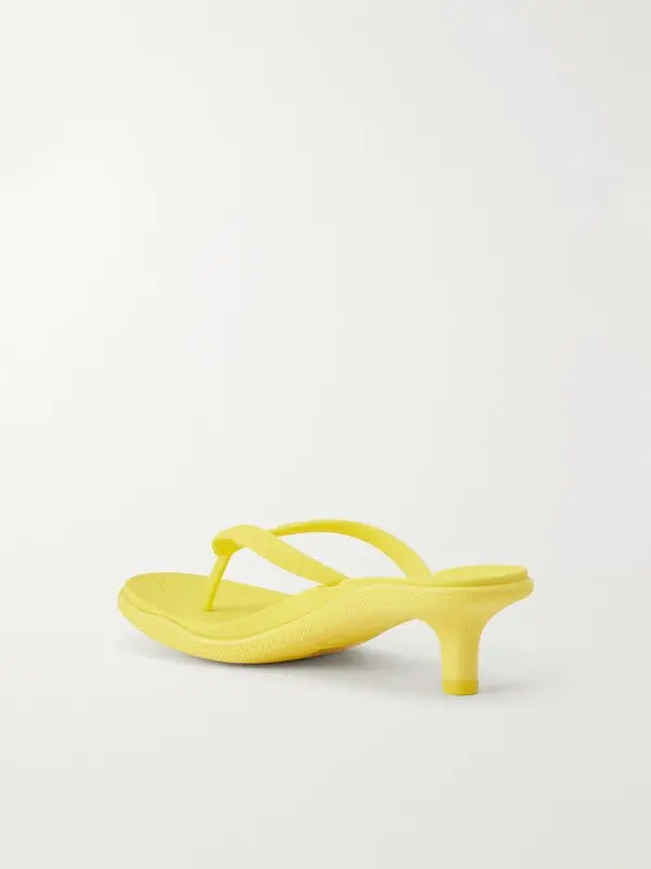 BLOUMME Arc 40 Recycled Thong Sandals