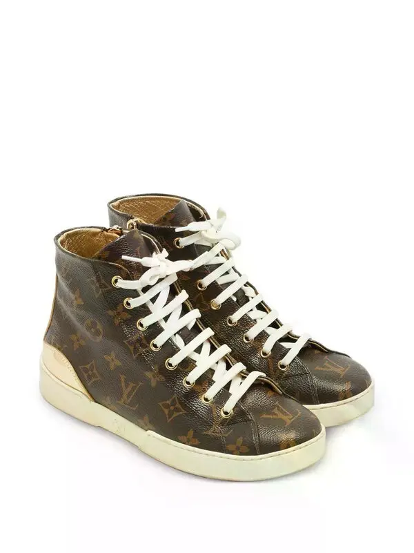 LOUIS VUITTON Stellar Monogram Sneakers