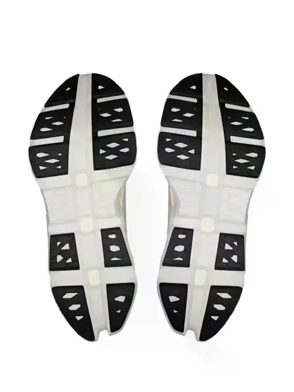 On Cloudmonster 3 Hyper Sneakers