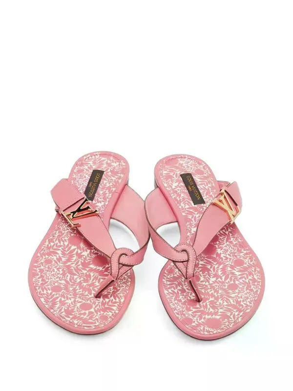 LOUIS VUITTON Plaque Thong Sandals