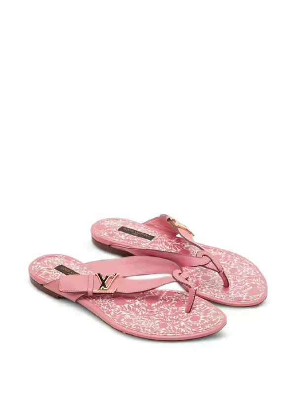 LOUIS VUITTON Plaque Thong Sandals