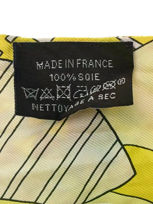Hermès 2019-2020 Les Murmures De La Foret Silk Twilly Scarf Scarves